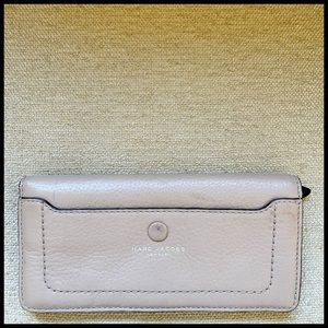 Marc Jacobs | Bags | Marc Jacobs Beige Leather Open Face Wallet | Poshmark